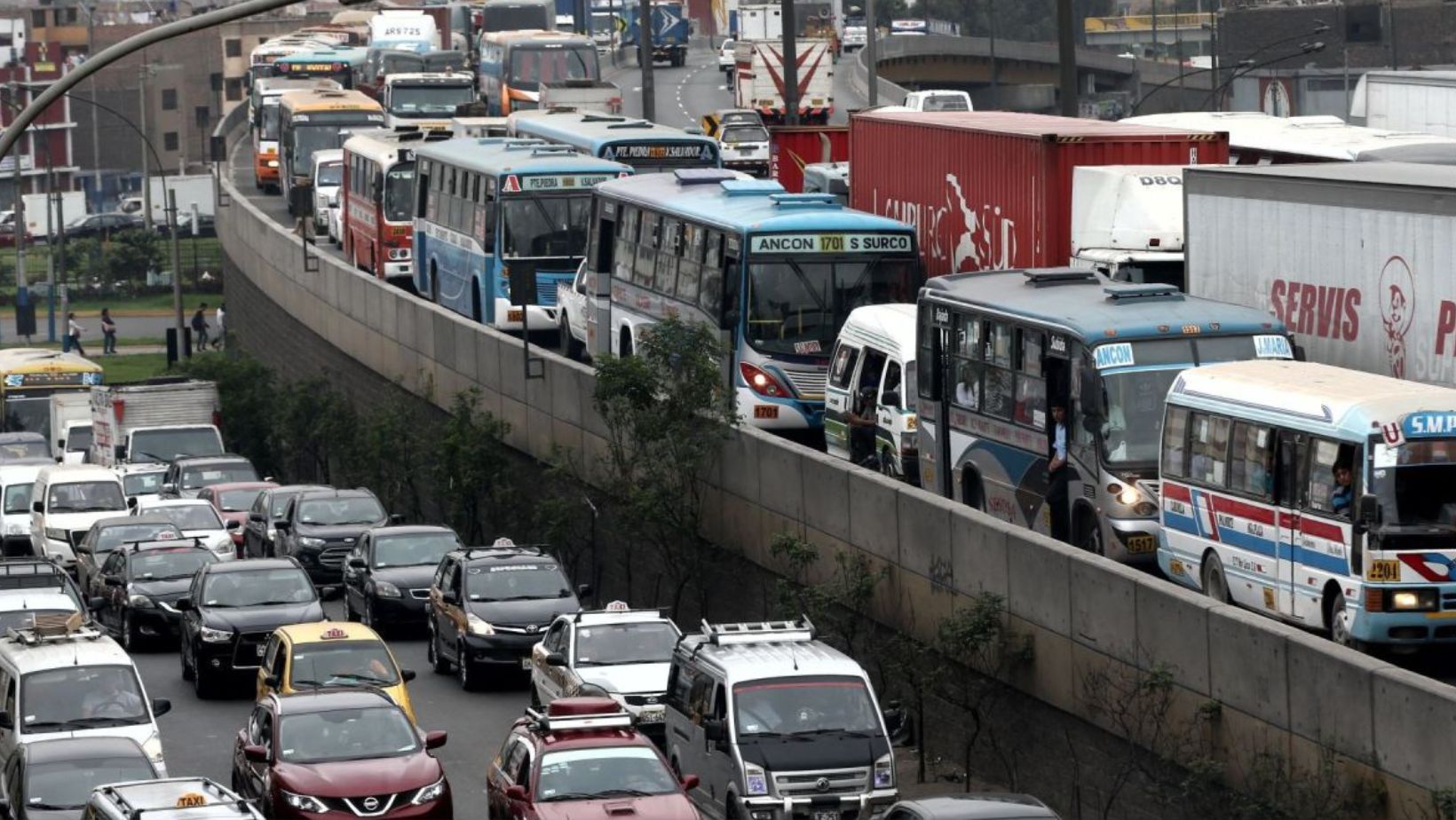 Contaminación vehicular genera 10 mil fallecimientos por año en Lima y ...