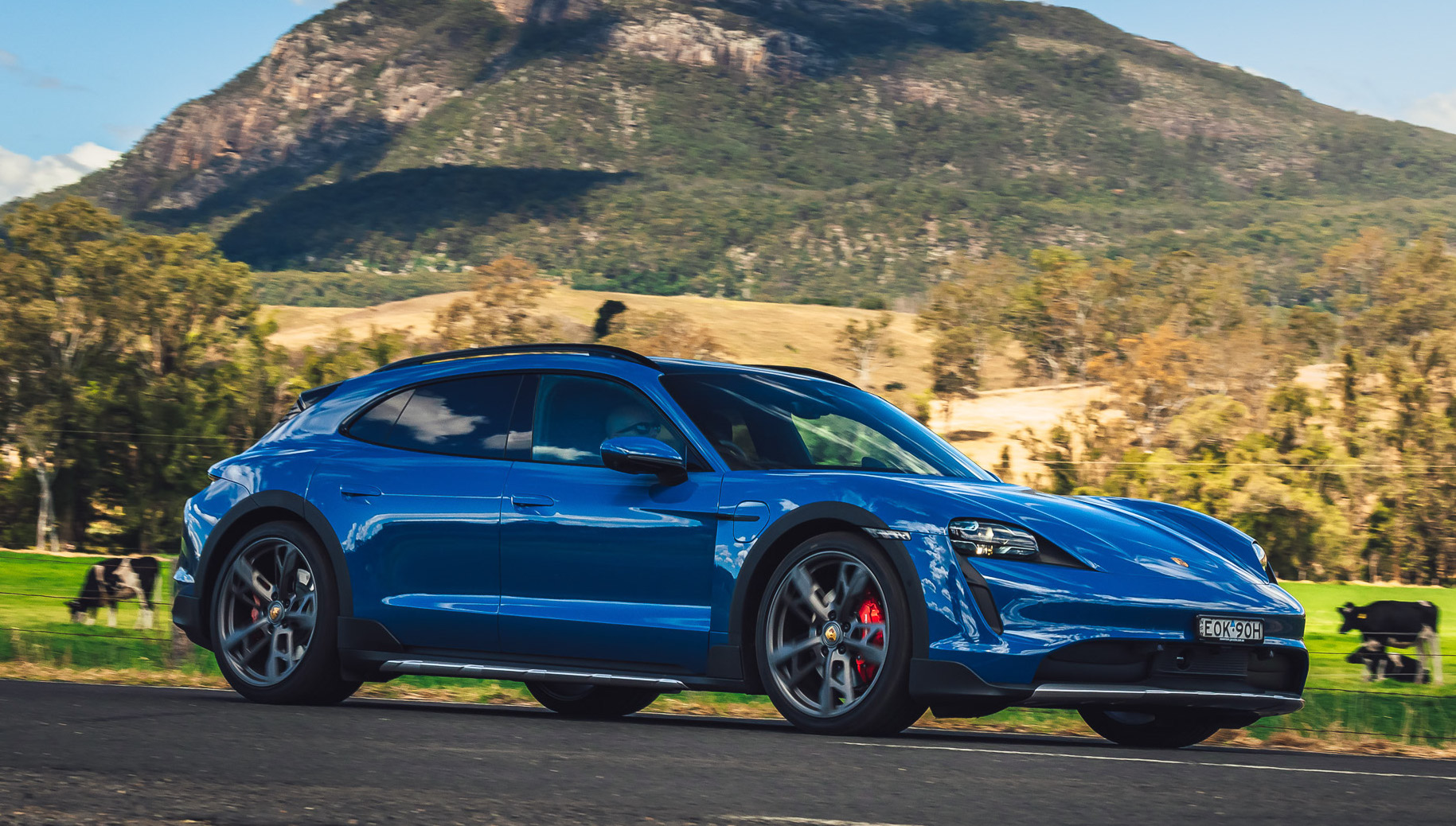 Ruta de 5.000 kilómetros a través de Australia en un Taycan 4S Cross ...